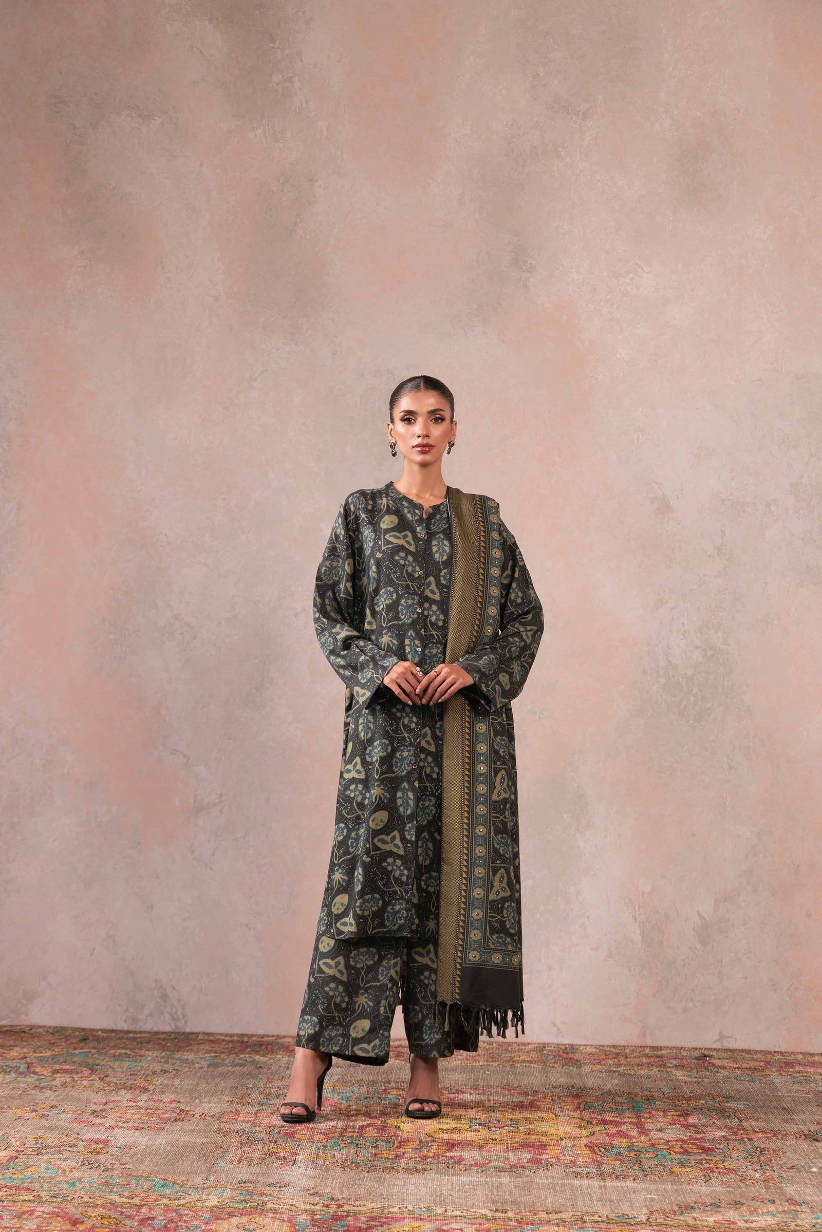 Formal dresses for women online in Pakistan| Nishat Boutique